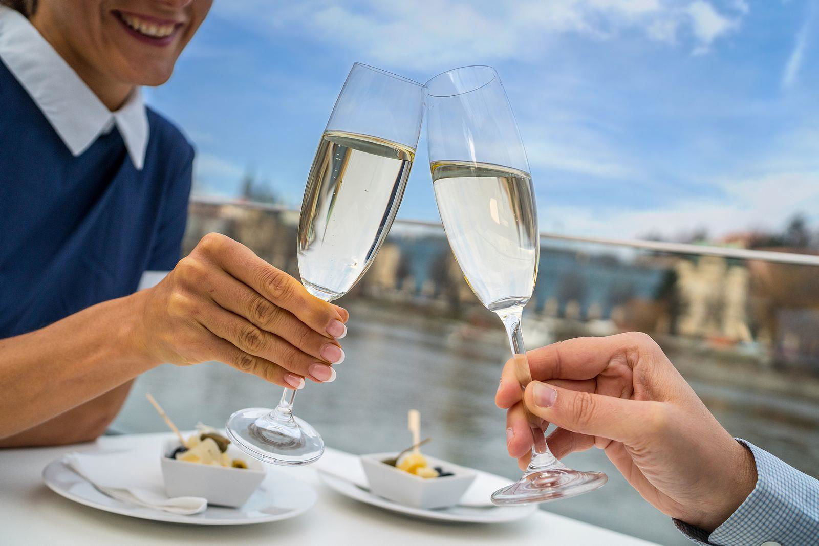 Fun in Prague. Prosecco cruise