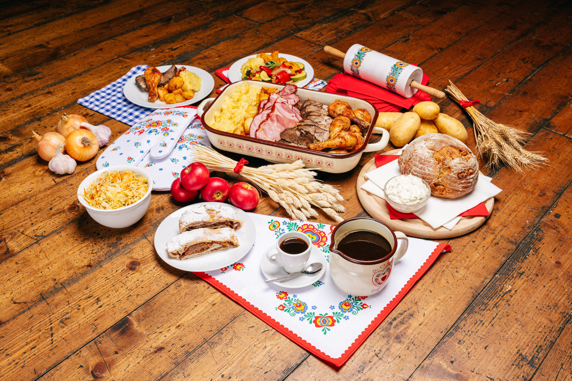 Fun in Prague. Folklore Dinner with unlimitted drinks